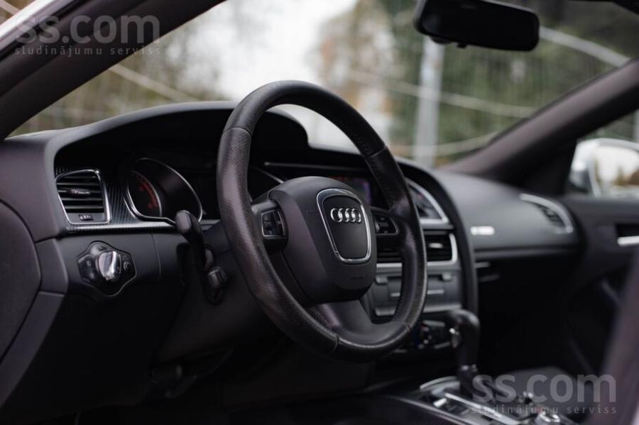 Pelēks Audi A5 2010 Rīga, ar dzinēja tilpumu 2.70 L un nobraukumu 443 tūkst. km par 6690 €, foto 14 vietnē AUTOMOTO.COM.LV