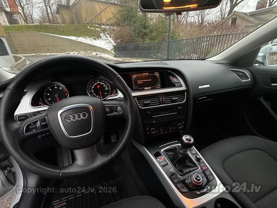 Pelēks Audi A5 2011 Tallina, ar dzinēja tilpumu 2.00 L un nobraukumu 260 tūkst. km par 7990 €, foto 8 vietnē AUTOMOTO.COM.LV