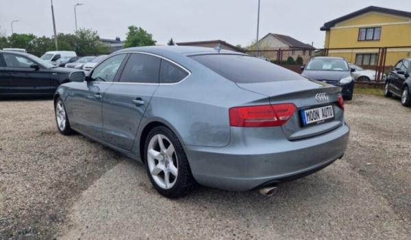 Pelēks Audi A5 2011 Rīga, ar dzinēja tilpumu 2.70 L un nobraukumu 219 tūkst. km par 8800 €, foto 1 vietnē AUTOMOTO.COM.LV