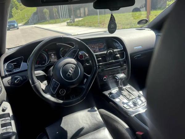 Pelēks Audi A5 2011 Rēzekne, ar dzinēja tilpumu 3.00 L un nobraukumu 227 tūkst. km par 10200 €, foto 10 vietnē AUTOMOTO.COM.LV