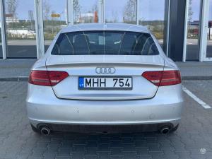 Grey Audi A5 2011 in Vilnius, with an engine capacity of 2.70 L and mileage of 363 thousand km for 4700 €, photo 6 on AUTOMOTO.COM.LV