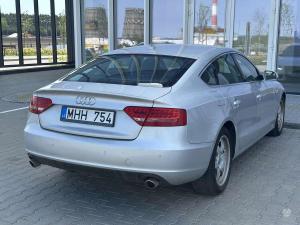 Grey Audi A5 2011 in Vilnius, with an engine capacity of 2.70 L and mileage of 363 thousand km for 4700 €, photo 7 on AUTOMOTO.COM.LV