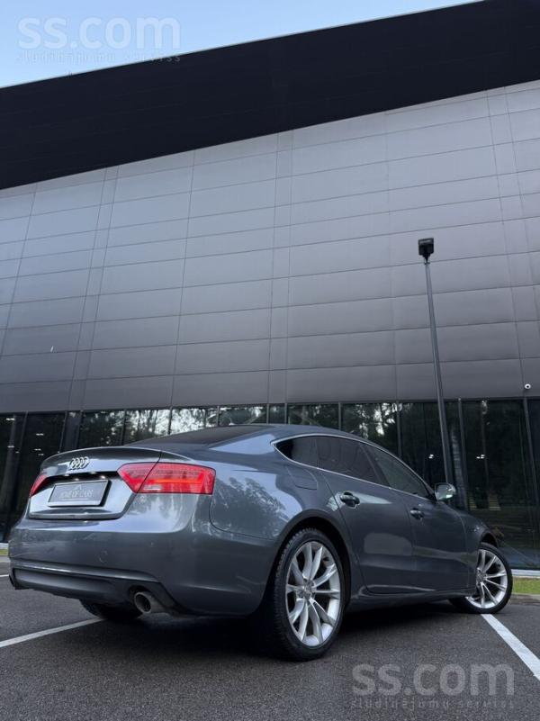 Audi A5 2012 in Riga on AUTOMOTO.COM.LV Grey Audi A5 2012 in Riga, with an engine capacity of 3.00 L and mileage of 211 thousand km for 8990 €, photo 5 on AUTOMOTO.COM.LV