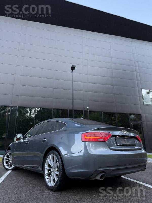 Audi A5 2012 in Riga on AUTOMOTO.COM.LV Grey Audi A5 2012 in Riga, with an engine capacity of 3.00 L and mileage of 211 thousand km for 8990 €, photo 9 on AUTOMOTO.COM.LV