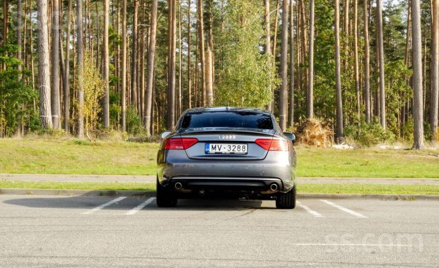 Grey Audi A5 2012 in Riga, with an engine capacity of 3.00 L and mileage of 326 thousand km for 7990 €, photo 8 on AUTOMOTO.COM.LV
