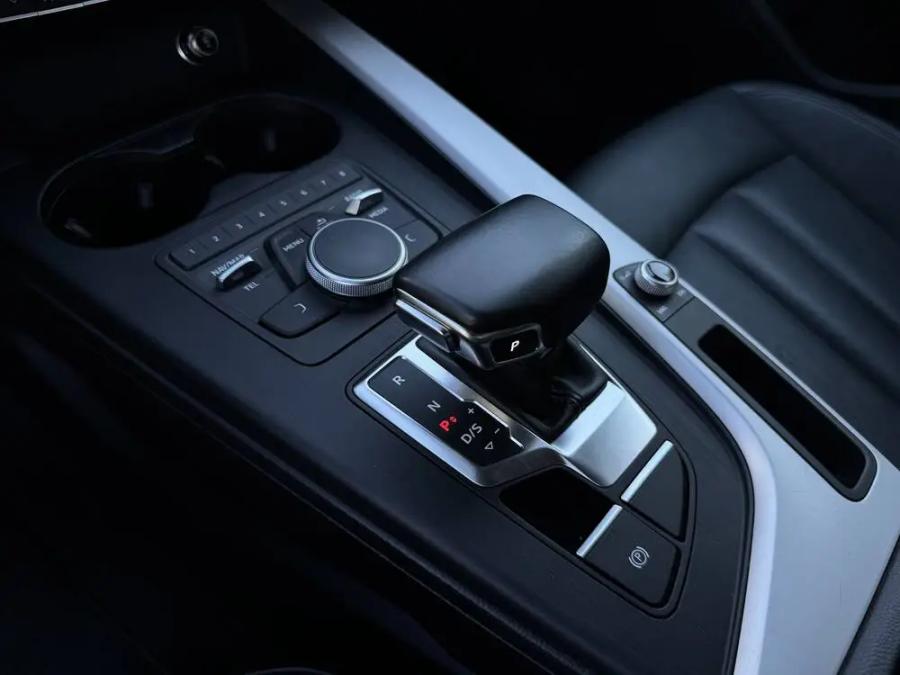 Grey Audi A5 2019 in Jurmala, with an engine capacity of 2.00 L and mileage of 248 thousand km for 16100 €, photo 21 on AUTOMOTO.COM.LV