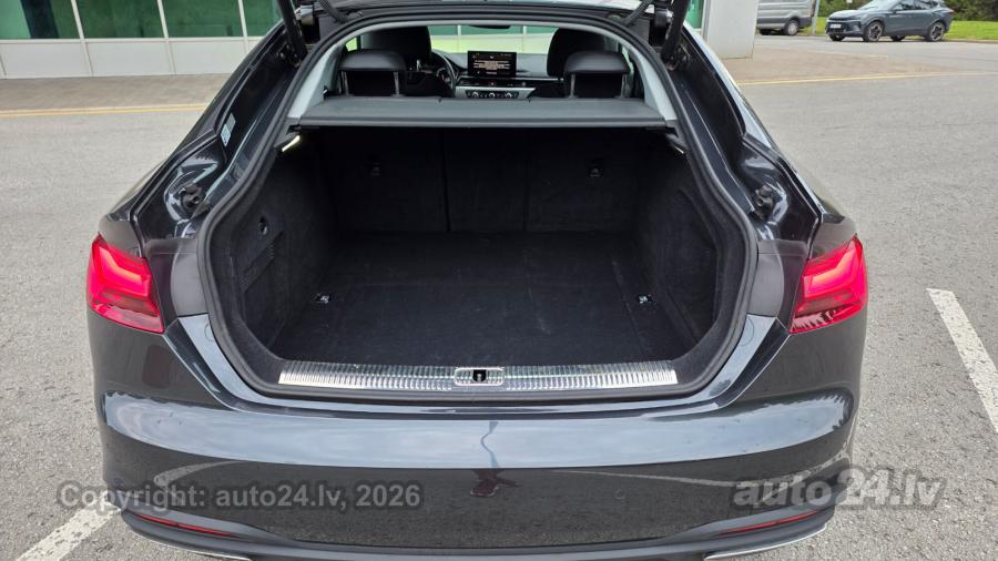 Pelēks Audi A5 2022 Tallina, ar dzinēja tilpumu 2.00 L un nobraukumu 221 tūkst. km par 20460 €, foto 7 vietnē AUTOMOTO.COM.LV
