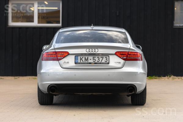 Audi A5 2011 in Jelgava on AUTOMOTO.COM.LV Grey Audi A5 2011 in Jelgava, with an engine capacity of 2.00 L and mileage of 297 thousand km for 7400 β¬, photo 6 on AUTOMOTO.COM.LV