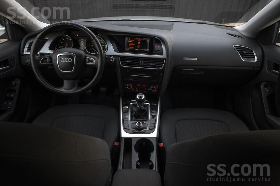 Pelēks Audi A5 2011 Jelgava, ar dzinēja tilpumu 2.00 L un nobraukumu 297 tūkst. km par 7400 €, foto 12 vietnē AUTOMOTO.COM.LV