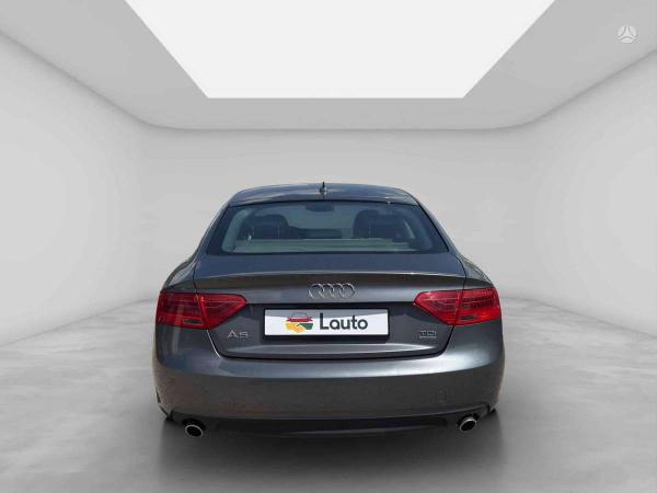 Pelēks Audi A5 2012 Viļņa, ar dzinēja tilpumu 3.00 L un nobraukumu 308 tūkst. km par 9890 €, foto 5 vietnē AUTOMOTO.COM.LV