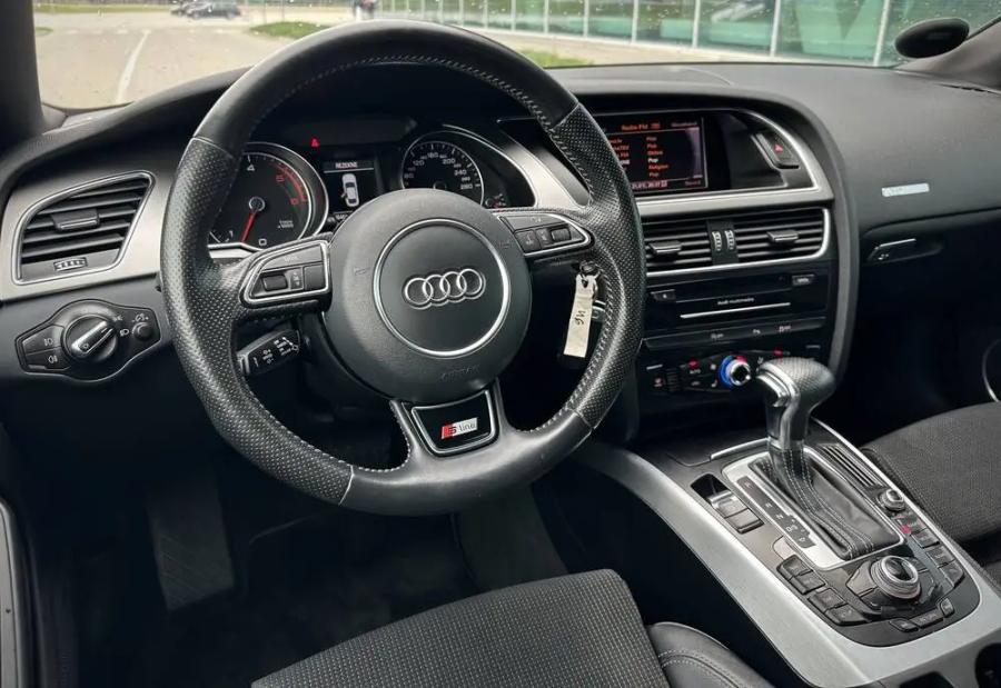Pelēks Audi A5 2012 Rēzekne, ar dzinēja tilpumu 3.00 L un nobraukumu 236 tūkst. km par 9990 €, foto 14 vietnē AUTOMOTO.COM.LV