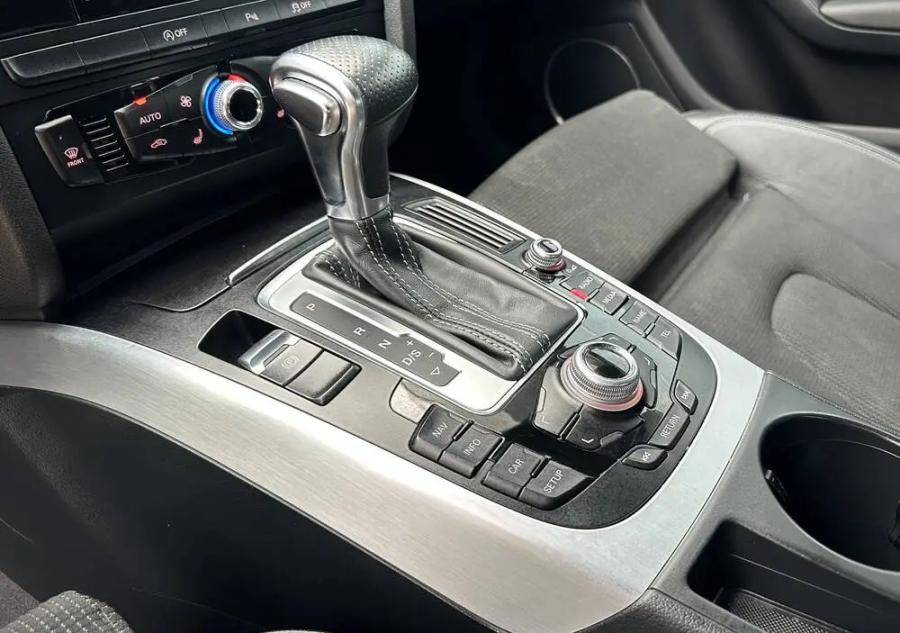 Pelēks Audi A5 2012 Rēzekne, ar dzinēja tilpumu 3.00 L un nobraukumu 236 tūkst. km par 9990 €, foto 20 vietnē AUTOMOTO.COM.LV