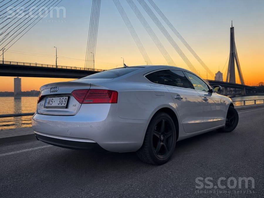 Pelēks Audi A5 2013 Rīga, ar dzinēja tilpumu 2.00 L un nobraukumu 258 tūkst. km par 8850 €, foto 3 vietnē AUTOMOTO.COM.LV