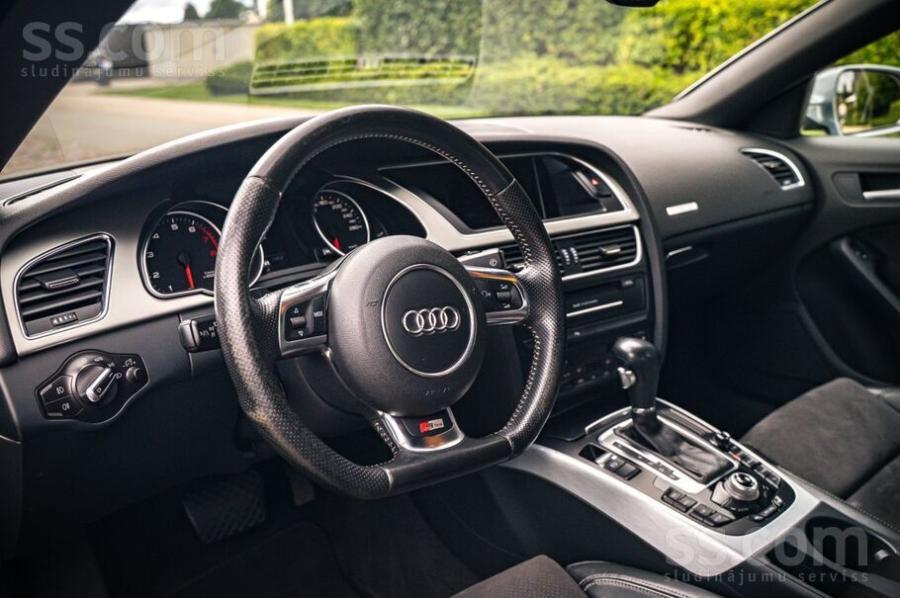 Pelēks Audi A5 2010 Rīga, ar dzinēja tilpumu 2.00 L un nobraukumu 231 tūkst. km par 6990 €, foto 9 vietnē AUTOMOTO.COM.LV