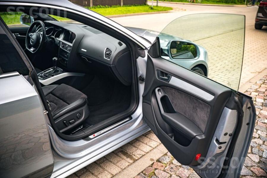 Pelēks Audi A5 2010 Rīga, ar dzinēja tilpumu 2.00 L un nobraukumu 231 tūkst. km par 6990 €, foto 18 vietnē AUTOMOTO.COM.LV