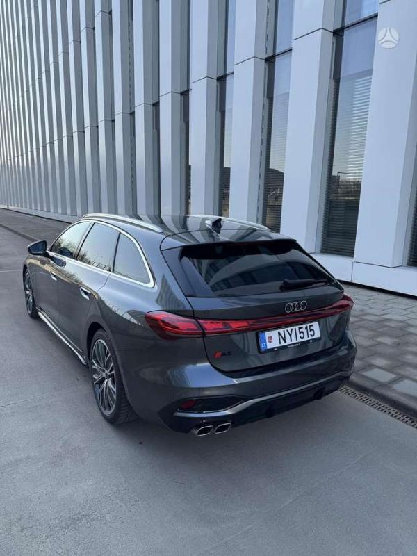 Pelēks Audi A5 2025 Viļņa, ar dzinēja tilpumu 1.97 L un nobraukumu 24 tūkst. km par 52000 €, foto 3 vietnē AUTOMOTO.COM.LV