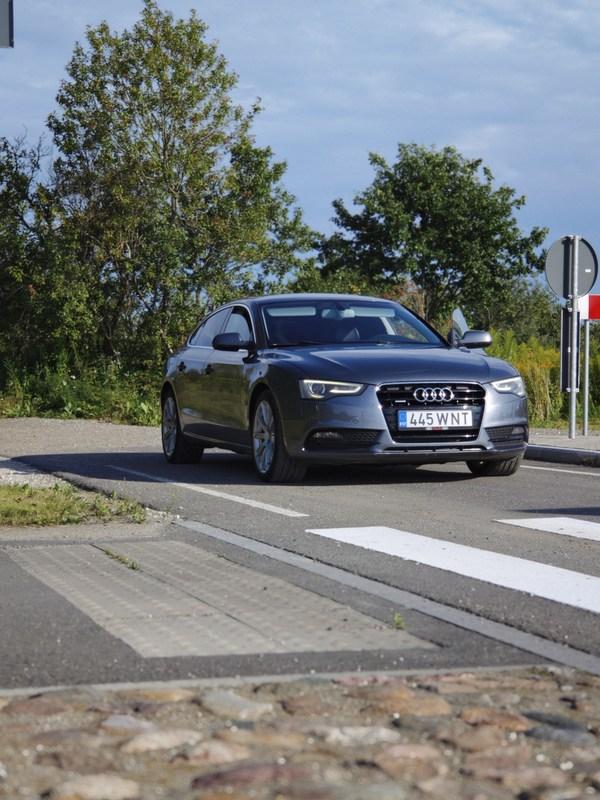 Audi A5 2011 in Tartu, with an engine capacity of 3.00 L and mileage of 363 thousand km for 12000 €, photo 8 on AUTOMOTO.COM.LV