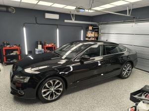Audi A5 2011 in Telschi, with an engine capacity of 2.00 L and mileage of 280 thousand km for 7500 €, photo 6 on AUTOMOTO.COM.LV