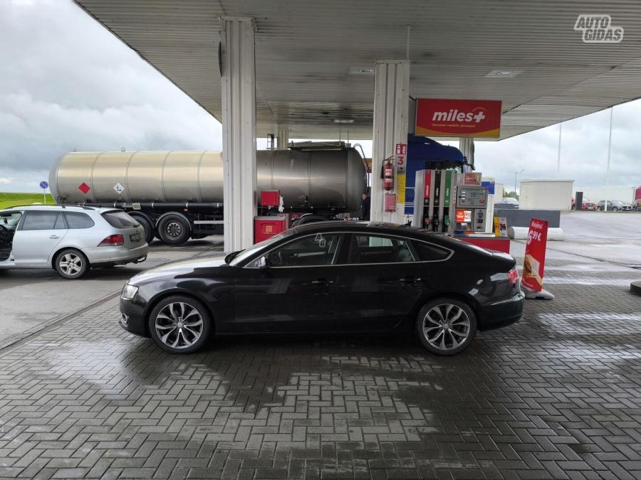Audi A5 2011 in Telschi, with an engine capacity of 2.00 L and mileage of 280 thousand km for 7500 €, photo 29 on AUTOMOTO.COM.LV