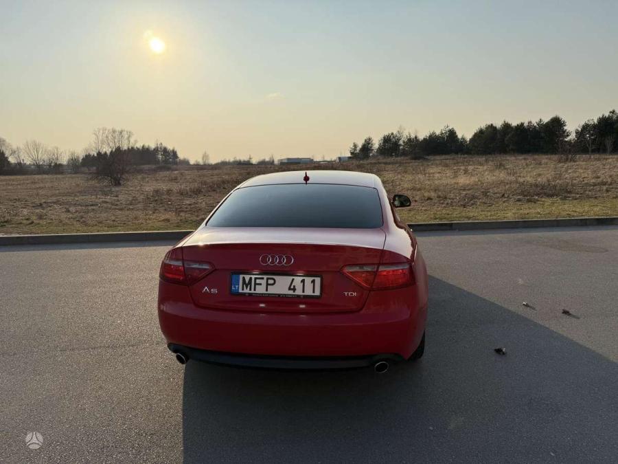 Red Audi A5 2007 in Vilnius, with an engine capacity of 2.97 L and mileage of 317 thousand km for 3900 €, photo 12 on AUTOMOTO.COM.LV