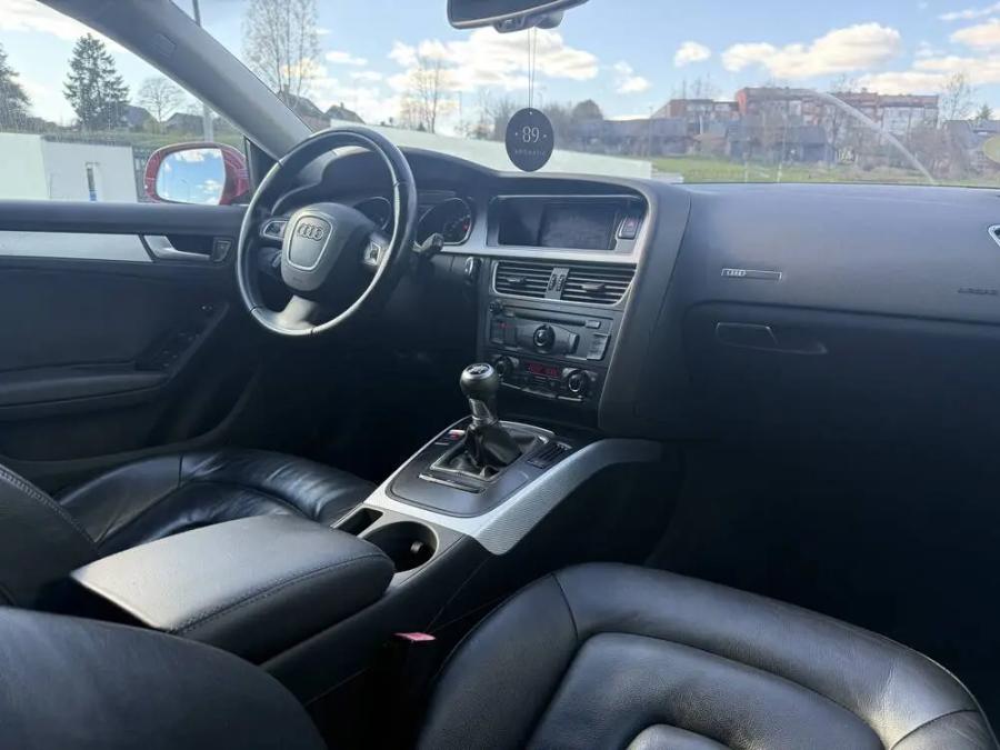 Sarkans Audi A5 2010 Rēzekne, ar dzinēja tilpumu 2.00 L un nobraukumu 293 tūkst. km par 8150 €, foto 10 vietnē AUTOMOTO.COM.LV