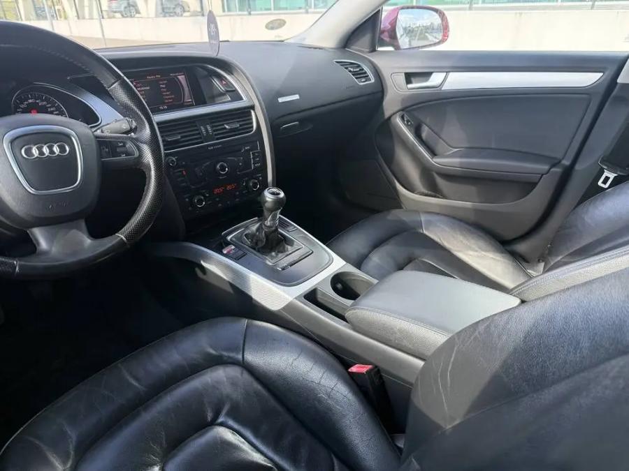 Sarkans Audi A5 2010 Rēzekne, ar dzinēja tilpumu 2.00 L un nobraukumu 293 tūkst. km par 8150 €, foto 12 vietnē AUTOMOTO.COM.LV