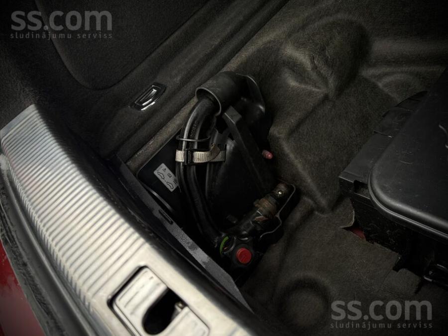 Red Audi A5 2010 in Tukums, with an engine capacity of 2.00 L and mileage of 174 thousand km for 8490 €, photo 15 on AUTOMOTO.COM.LV
