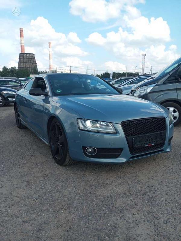 Audi A5 2010 in Kaunas, with an engine capacity of 2.00 L and mileage of 300 thousand km for 5400 €, photo 4 on AUTOMOTO.COM.LV