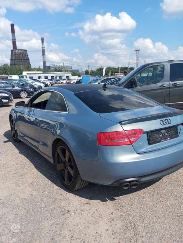 Audi A5 2010 in Kaunas, with an engine capacity of 2.00 L and mileage of 300 thousand km for 5400 €, photo 9 on AUTOMOTO.COM.LV