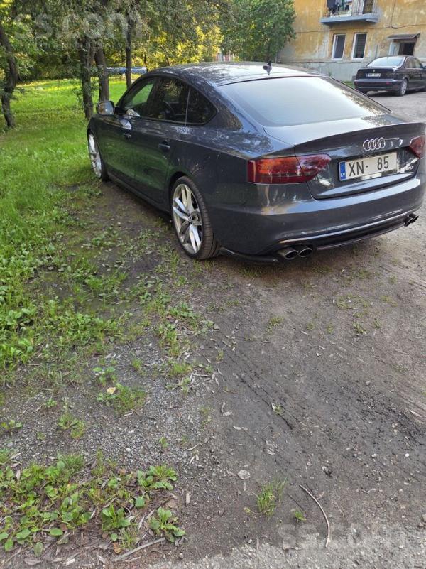 Audi A5 2011 Liepāja, ar dzinēja tilpumu 2.00 L un nobraukumu 237 tūkst. km par 12000 €, foto 4 vietnē AUTOMOTO.COM.LV