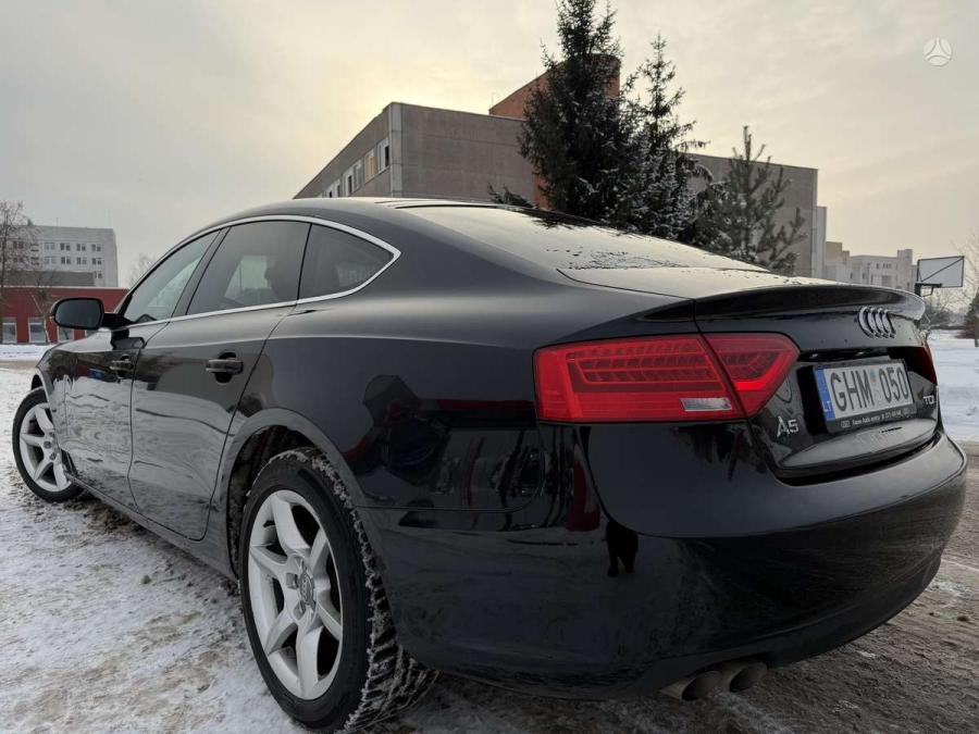 Black Audi A5 Sportback 2013 in Kaunas, with an engine capacity of 2.00 L and mileage of 200 thousand km for 8750 €, photo 3 on AUTOMOTO.COM.LV