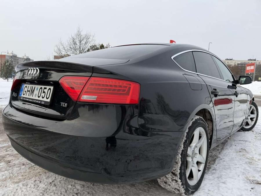 Black Audi A5 Sportback 2013 in Kaunas, with an engine capacity of 2.00 L and mileage of 200 thousand km for 8750 €, photo 4 on AUTOMOTO.COM.LV