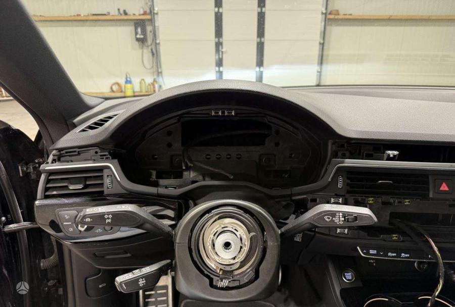 Black Audi A5 Sportback 2024 in Kaunas, with an engine capacity of 2.00 L and mileage of 73 thousand km for 21900 €, photo 17 on AUTOMOTO.COM.LV