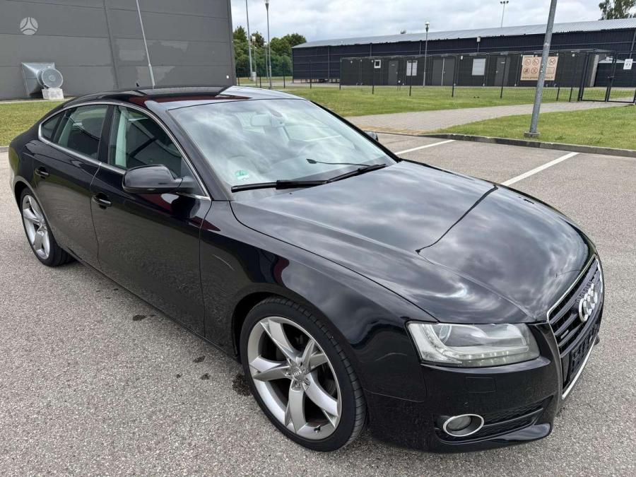 Black Audi A5 Sportback 2009 in Prienai, with an engine capacity of 2.97 L and mileage of 300 thousand km for 6700 €, photo 3 on AUTOMOTO.COM.LV