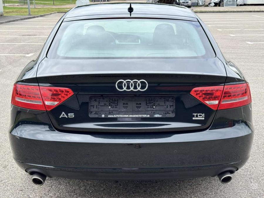 Black Audi A5 Sportback 2009 in Prienai, with an engine capacity of 2.97 L and mileage of 300 thousand km for 6700 €, photo 6 on AUTOMOTO.COM.LV
