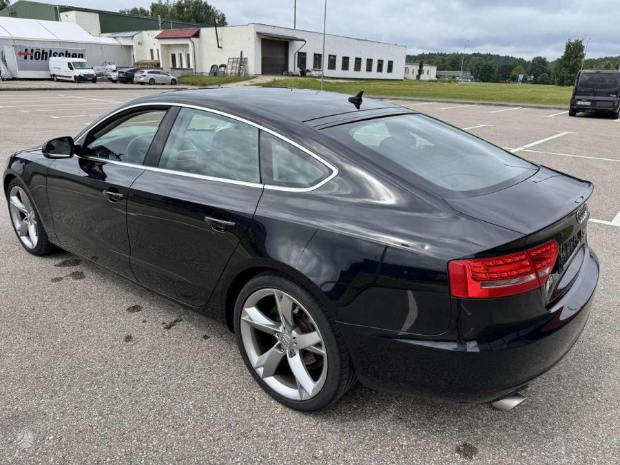 Black Audi A5 Sportback 2009 in Prienai, with an engine capacity of 2.97 L and mileage of 300 thousand km for 6700 €, photo 8 on AUTOMOTO.COM.LV
