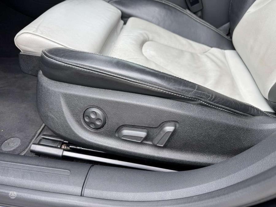 Black Audi A5 Sportback 2009 in Prienai, with an engine capacity of 2.97 L and mileage of 300 thousand km for 6700 €, photo 16 on AUTOMOTO.COM.LV