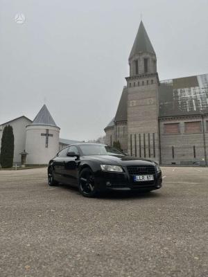 Melns Audi A5 Sportback 2010 Alīta, ar dzinēja tilpumu 2.00 L un nobraukumu 319 tūkst. km par 7900 €, foto  vietnē AUTOMOTO.COM.LV