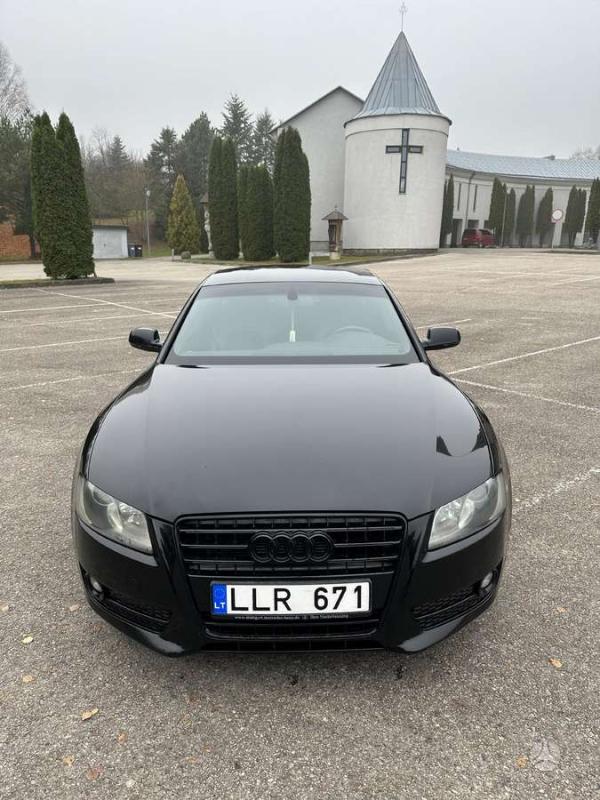 Black Audi A5 Sportback 2010 in Alytus, with an engine capacity of 2.00 L and mileage of 319 thousand km for 7900 €, photo 3 on AUTOMOTO.COM.LV