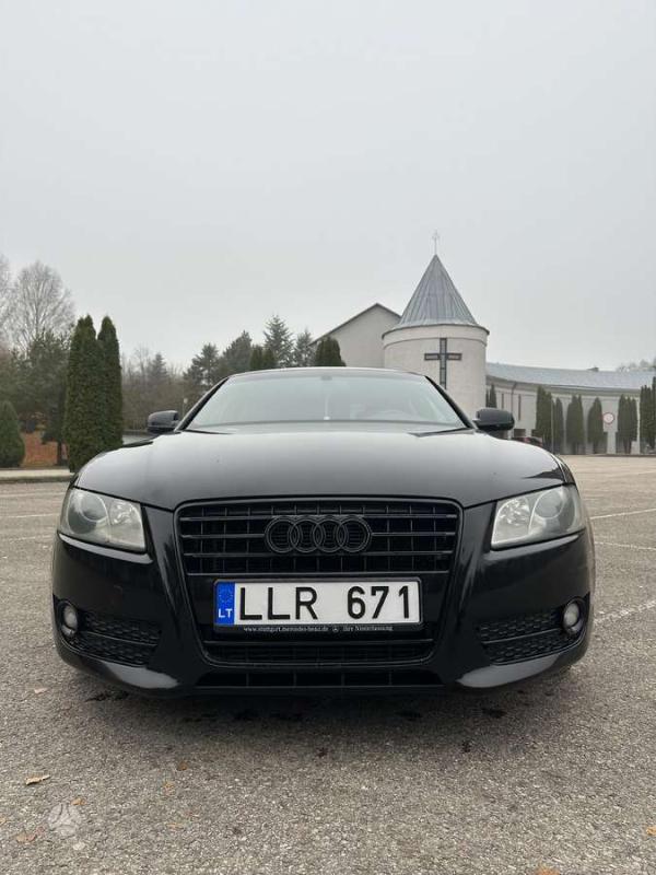Black Audi A5 Sportback 2010 in Alytus, with an engine capacity of 2.00 L and mileage of 319 thousand km for 7900 €, photo 4 on AUTOMOTO.COM.LV