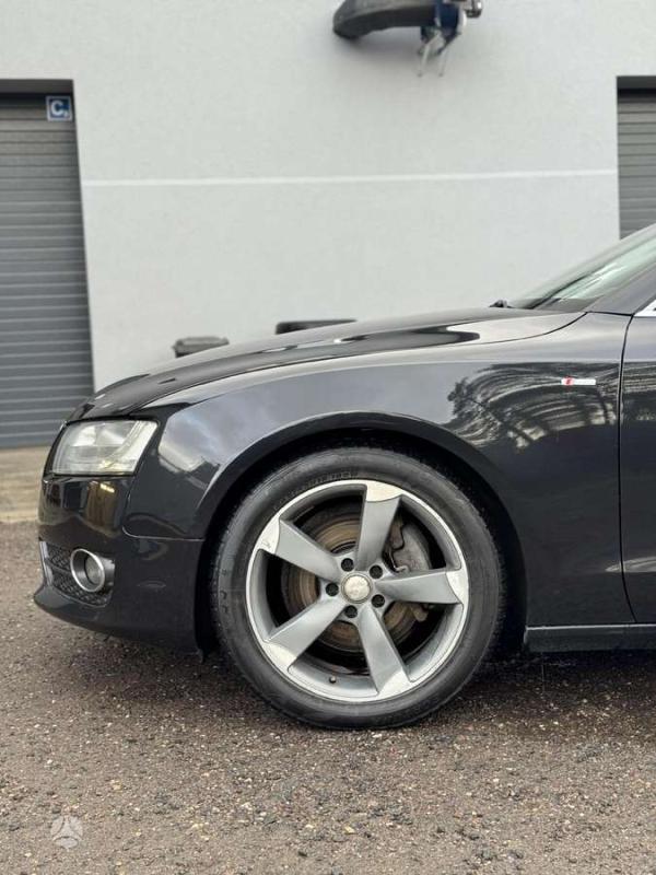 Black Audi A5 Sportback 2010 in Vilnius, with an engine capacity of 1.98 L and mileage of 250 thousand km for 6999 €, photo 9 on AUTOMOTO.COM.LV
