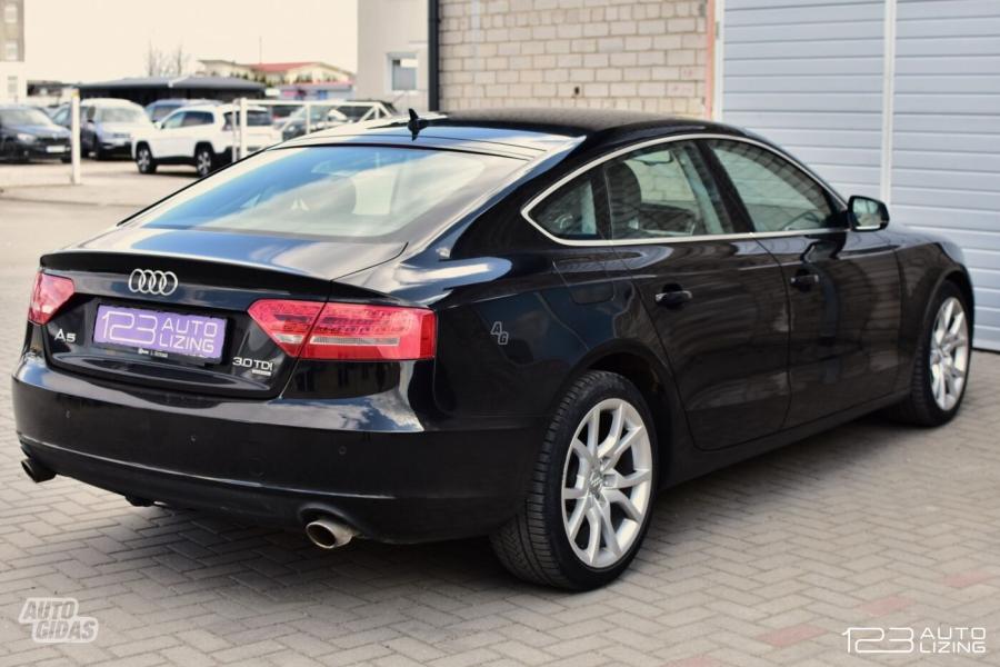 Melns Audi A5 Sportback 2010 Kretinga, ar dzinēja tilpumu 3.00 L un nobraukumu 293 tūkst. km par 6450 €, foto 10 vietnē AUTOMOTO.COM.LV