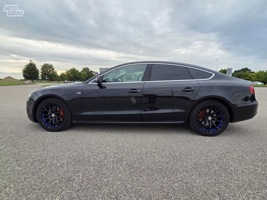 Black Audi A5 Sportback 2010 in Kaunas, with an engine capacity of 3.00 L and mileage of 360 thousand km for 7400 €, photo 3 on AUTOMOTO.COM.LV