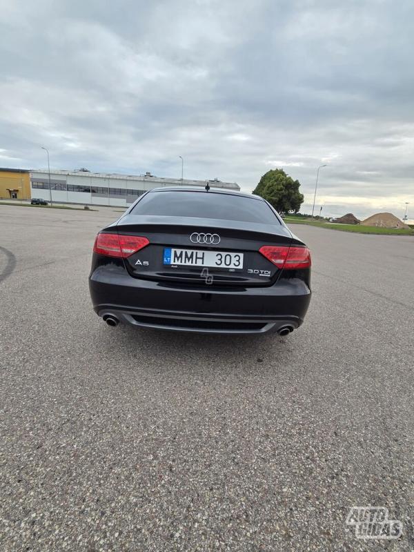 Melns Audi A5 Sportback 2010 Kauņa, ar dzinēja tilpumu 3.00 L un nobraukumu 360 tūkst. km par 7400 €, foto 9 vietnē AUTOMOTO.COM.LV