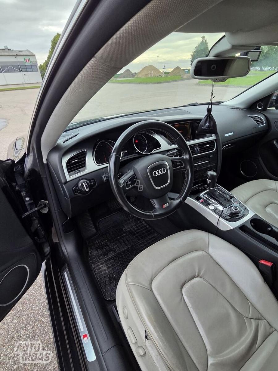 Black Audi A5 Sportback 2010 in Kaunas, with an engine capacity of 3.00 L and mileage of 360 thousand km for 7400 €, photo 19 on AUTOMOTO.COM.LV