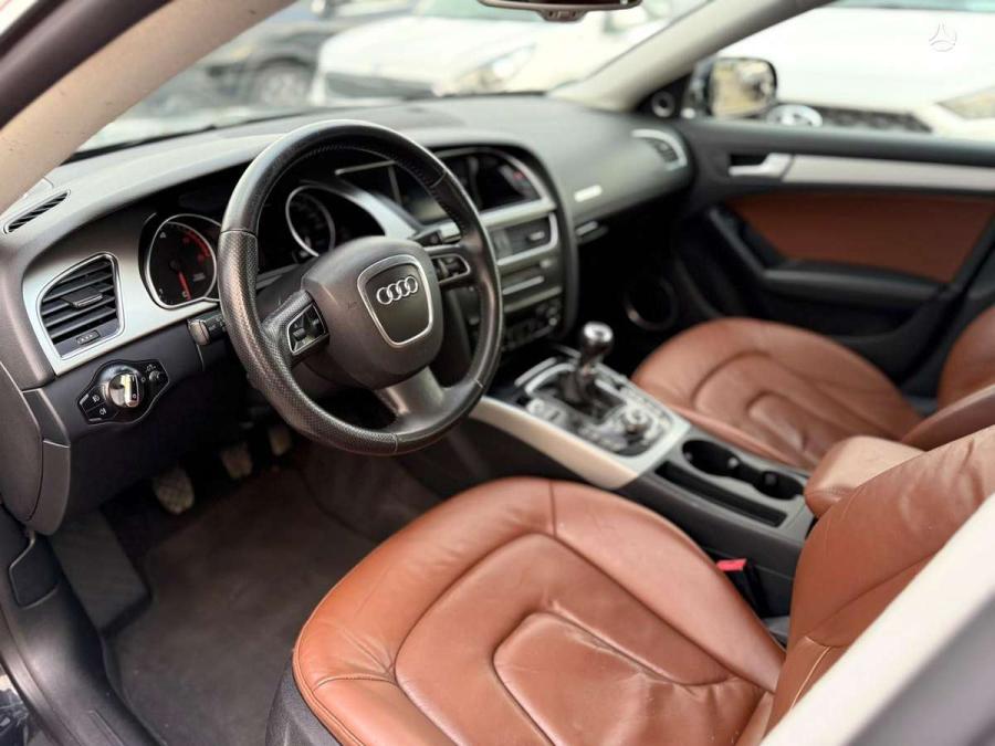 Черный Ауди A5 Sportback 2010 в Паневежис, объемом двигателя 1.97 л и пробегом 461 тыс. км за 5300 €, фото 8 на AUTOMOTO.COM.LV