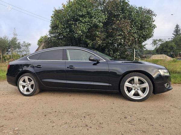 Black Audi A5 Sportback 2010 in Kaunas, with an engine capacity of 2.00 L and mileage of 174 thousand km for 5450 €, photo 4 on AUTOMOTO.COM.LV