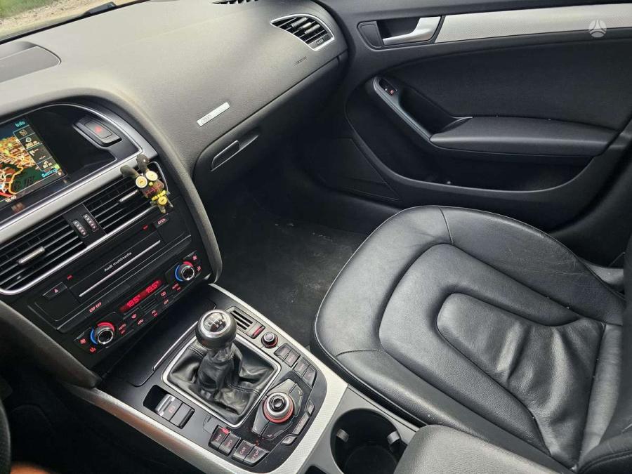 Черный Ауди A5 Sportback 2010 в Каунас, объемом двигателя 2.00 л и пробегом 174 тыс. км за 5450 €, фото 35 на AUTOMOTO.COM.LV