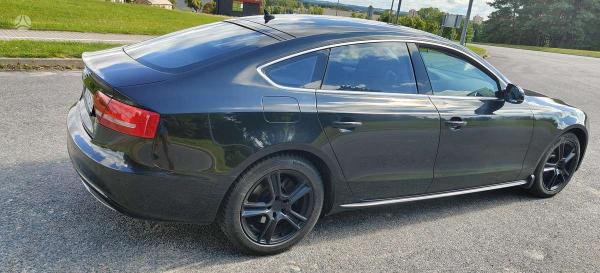 Black Audi A5 Sportback 2010 in Alytus, with an engine capacity of 1.97 L and mileage of 317 thousand km for 5600 €, photo 8 on AUTOMOTO.COM.LV
