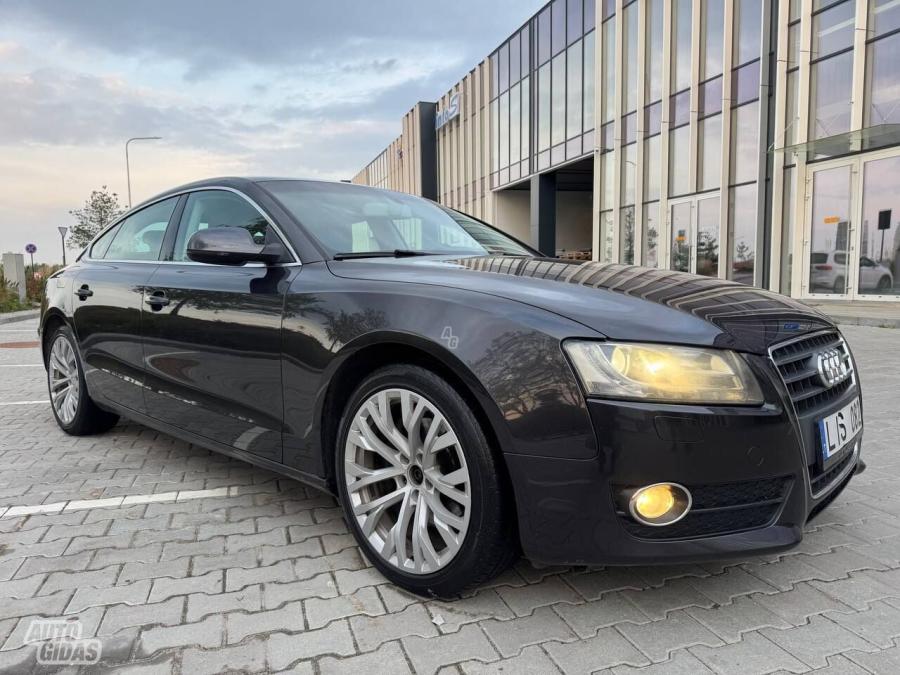 Black Audi A5 Sportback 2010 in Vilnius, with an engine capacity of 2.70 L and mileage of 270 thousand km for 5900 €, photo 3 on AUTOMOTO.COM.LV